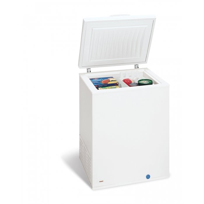 Frigidaire FFC0522DW 5 Cu. Ft. Chest Freezer with Manual Defrost ...