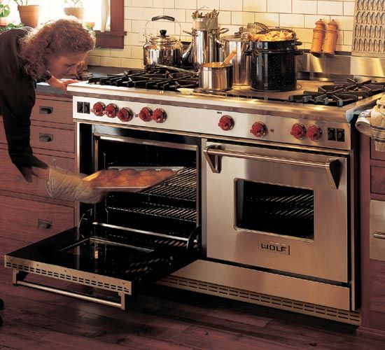 Wolf R606DC 60" Gas Range with 6 Dual Burners and 22 in. Infrared ...