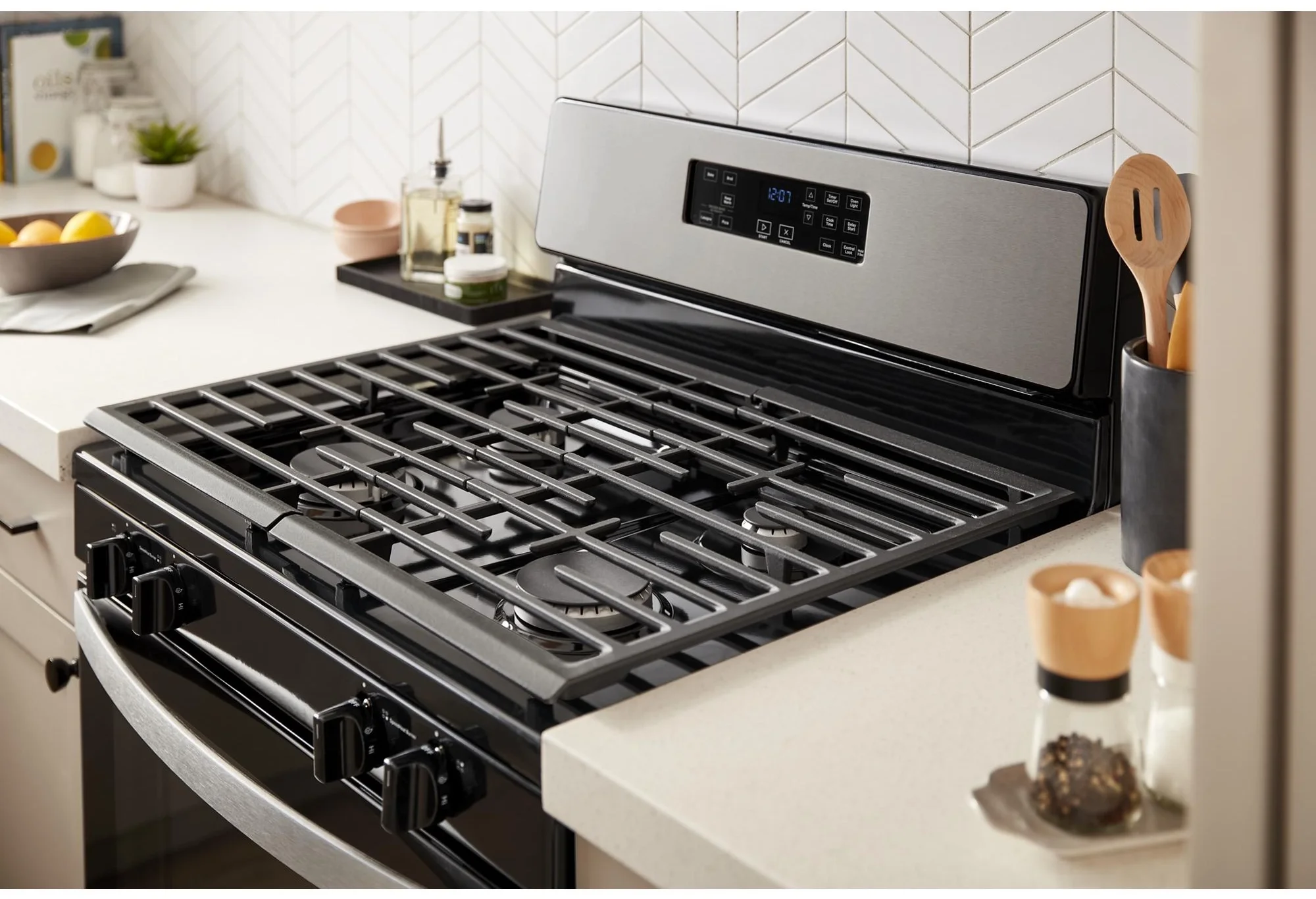 Whirlpool WFG320M0MS 5.1 Cu. Ft. Freestanding Gas Range Stainless Steel ...